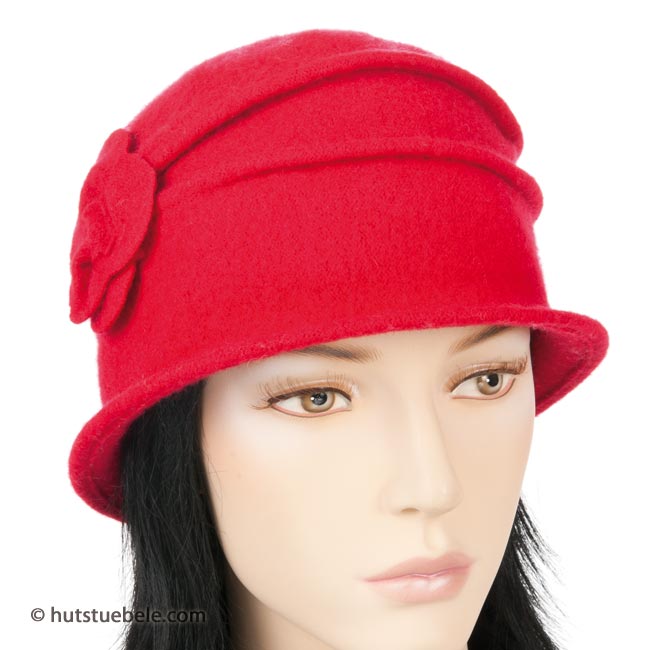 cappello per donna lavorato in lana cotta
